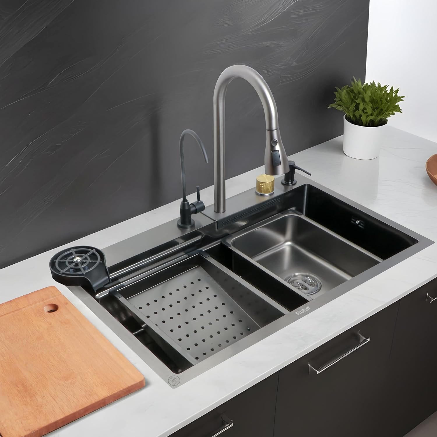 Ideal Kitchen Sink For Your Home: Normal Sink Vs. Waterfall Sink - 2025 ...
